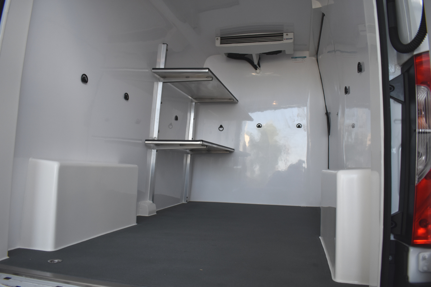 Vehículos Especializados: Potenciando la Cadena de Suministro en el ...